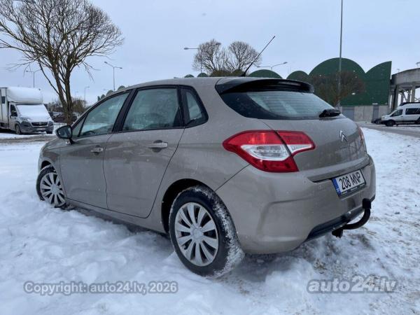 Beige Citroen C4 2011 in Tartu, with an engine capacity of 1.60 L and mileage of 250 thousand km for 2999 €, photo 2 on AUTOMOTO.COM.LV