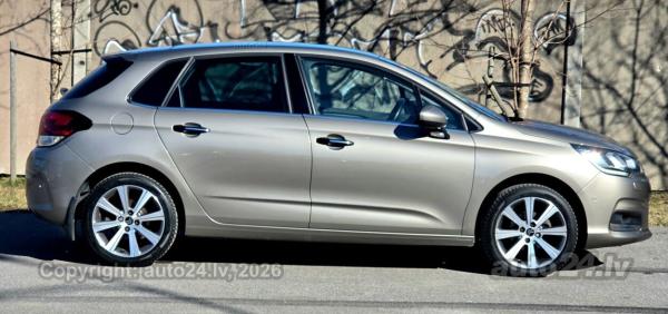 Beige Citroen C4 2018 in Tallinn, with an engine capacity of 1.20 L and mileage of 198 thousand km for 5890 €, photo 6 on AUTOMOTO.COM.LV