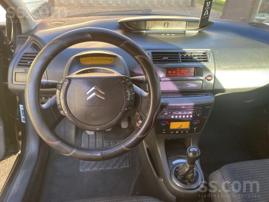 Melns Citroen C4 2005 Daugavpils, ar dzinēja tilpumu 1.60 L un nobraukumu 333 tūkst. km par 1700 €, foto 12 vietnē AUTOMOTO.COM.LV