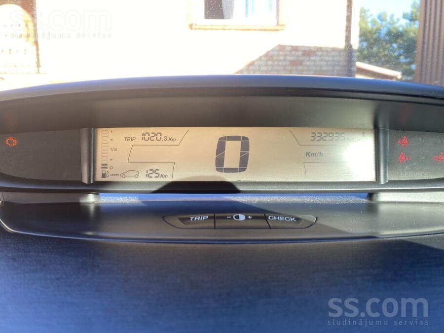 Melns Citroen C4 2005 Daugavpils, ar dzinēja tilpumu 1.60 L un nobraukumu 333 tūkst. km par 1100 €, foto 9 vietnē AUTOMOTO.COM.LV