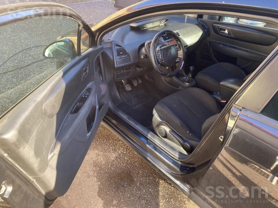 Melns Citroen C4 2005 Daugavpils, ar dzinēja tilpumu 1.60 L un nobraukumu 333 tūkst. km par 1100 €, foto 11 vietnē AUTOMOTO.COM.LV