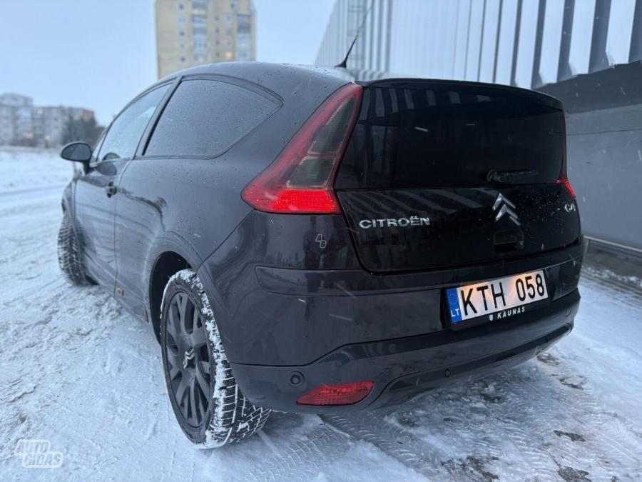 Black Citroen C4 2006 in Siauliai, with an engine capacity of 2.00 L and mileage of 287 thousand km for 1450 €, photo 4 on AUTOMOTO.COM.LV