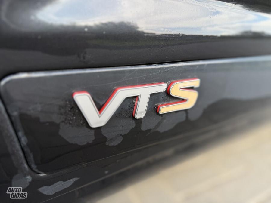 Black Citroen C4 2006 in Ukmerge, with an engine capacity of 2.00 L and mileage of 216 thousand km for 550 €, photo 11 on AUTOMOTO.COM.LV