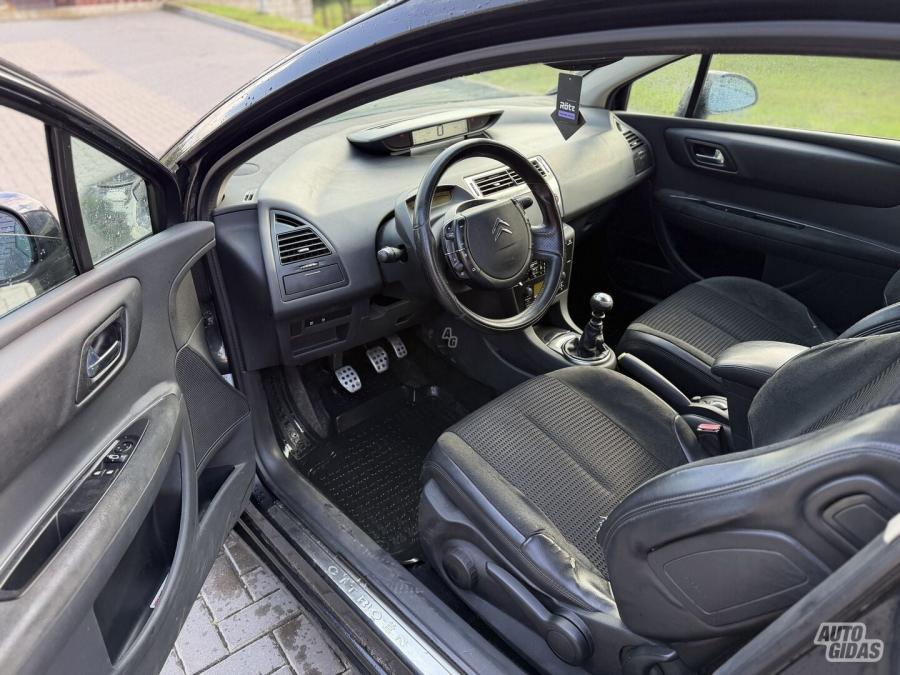 Black Citroen C4 2006 in Ukmerge, with an engine capacity of 2.00 L and mileage of 216 thousand km for 550 €, photo 12 on AUTOMOTO.COM.LV