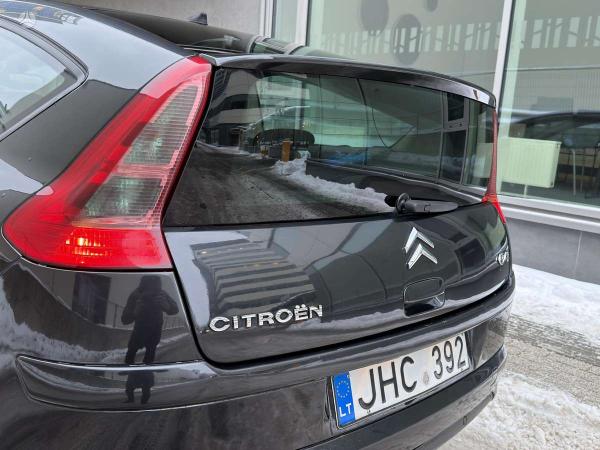 Black Citroen C4 2007 in Vilnius, with an engine capacity of 2.00 L and mileage of 212 thousand km for 1150 €, photo 4 on AUTOMOTO.COM.LV