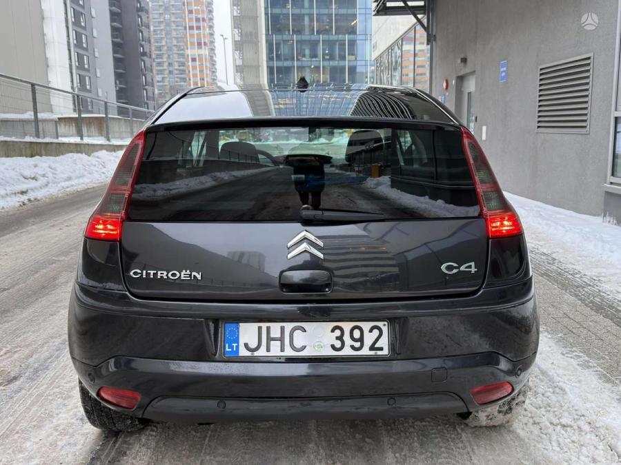 Melns Citroen C4 2007 Viļņa, ar dzinēja tilpumu 2.00 L un nobraukumu 212 tūkst. km par 1150 €, foto 6 vietnē AUTOMOTO.COM.LV