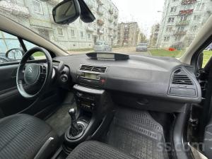 Black Citroen C4 2007 in Daugavpils, with an engine capacity of 1.60 L and mileage of 343 thousand km for 1200 €, photo 7 on AUTOMOTO.COM.LV