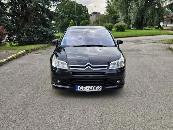 Black Citroen C4 2007 in Jekabpils, with an engine capacity of 1.60 L and mileage of 148 thousand km for 2990 €, photo 2 on AUTOMOTO.COM.LV