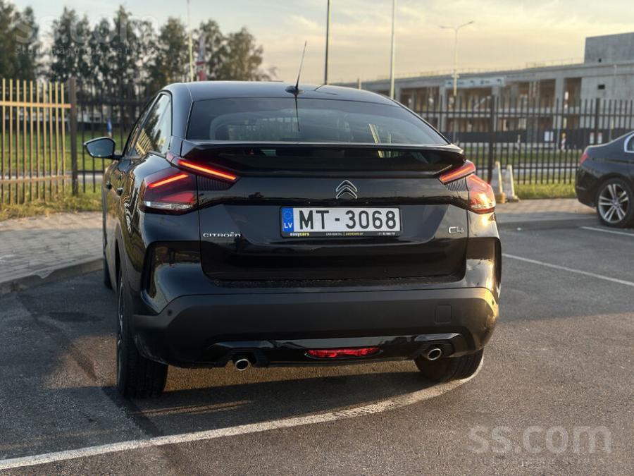 Black Citroen C4 2021 in Riga, with an engine capacity of 1.20 L and mileage of 85 thousand km for 14950 €, photo 6 on AUTOMOTO.COM.LV
