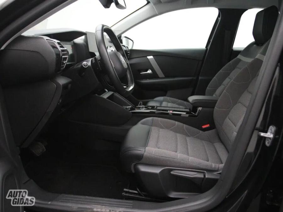 Black Citroen C4 2021 in Vilnius, with an engine capacity of 1.20 L and mileage of 110 thousand km for 13599 €, photo 5 on AUTOMOTO.COM.LV