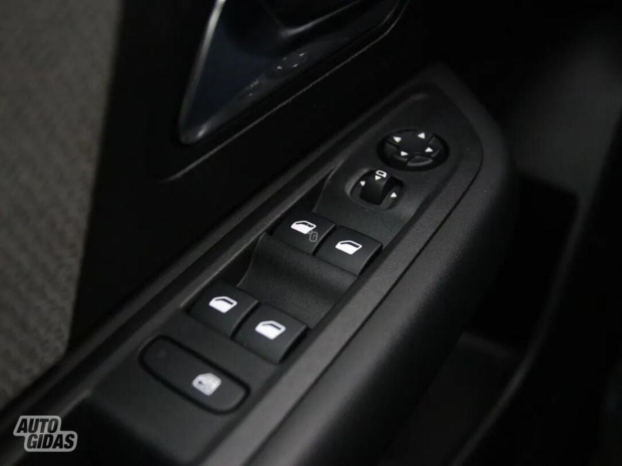 Black Citroen C4 2021 in Vilnius, with an engine capacity of 1.20 L and mileage of 110 thousand km for 13599 €, photo 26 on AUTOMOTO.COM.LV