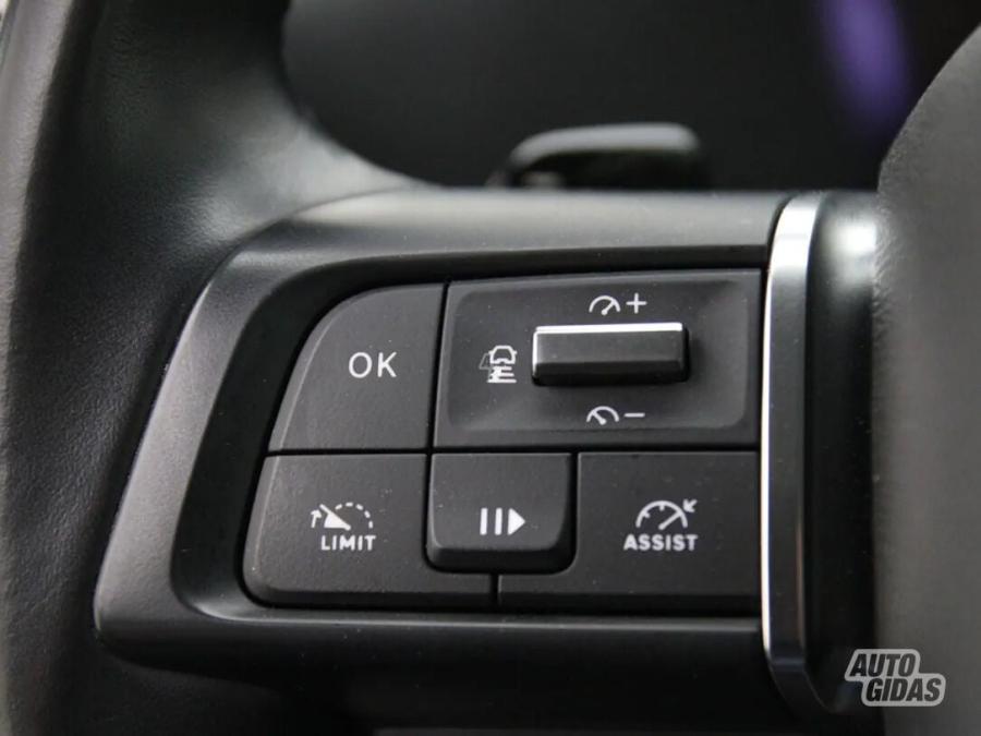 Black Citroen C4 2021 in Vilnius, with an engine capacity of 1.20 L and mileage of 110 thousand km for 13599 €, photo 30 on AUTOMOTO.COM.LV