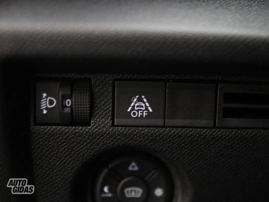 Black Citroen C4 2021 in Vilnius, with an engine capacity of 1.20 L and mileage of 110 thousand km for 13599 €, photo 31 on AUTOMOTO.COM.LV