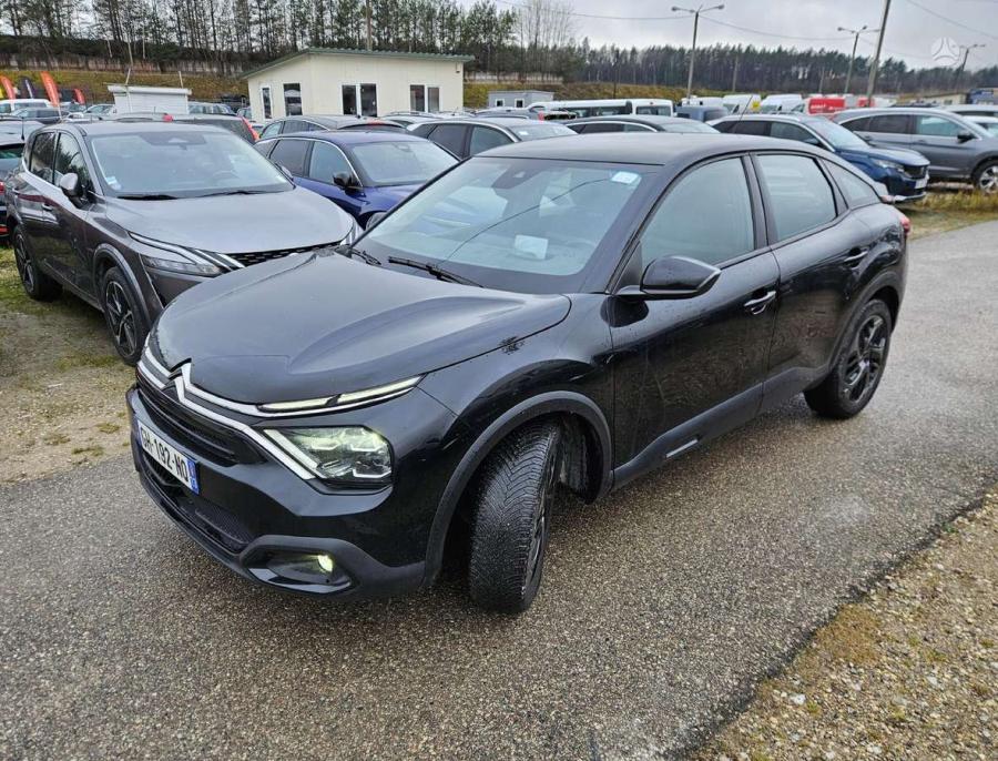 Black Citroen C4 2022 in Vilnius, with an engine capacity of 1.50 L and mileage of 160 thousand km for 11979 €, photo 3 on AUTOMOTO.COM.LV