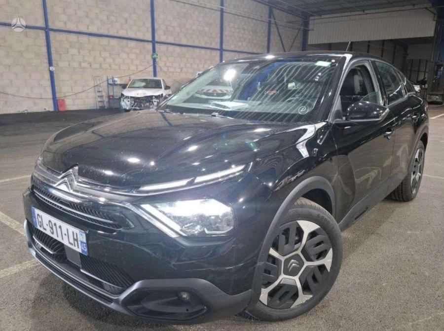 Black Citroen C4 2022 in Vilnius, with an engine capacity of 1.20 L and mileage of 176 thousand km for 10768 €, photo 1 on AUTOMOTO.COM.LV