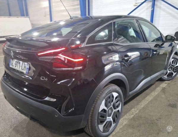 Melns Citroen C4 2022 Viļņa, ar dzinēja tilpumu 1.20 L un nobraukumu 176 tūkst. km par 10768 €, foto 2 vietnē AUTOMOTO.COM.LV