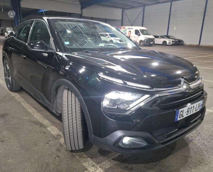 Black Citroen C4 2022 in Vilnius, with an engine capacity of 1.20 L and mileage of 176 thousand km for 10768 €, photo 5 on AUTOMOTO.COM.LV
