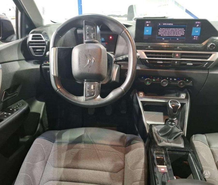 Black Citroen C4 2022 in Vilnius, with an engine capacity of 1.20 L and mileage of 176 thousand km for 10768 €, photo 7 on AUTOMOTO.COM.LV