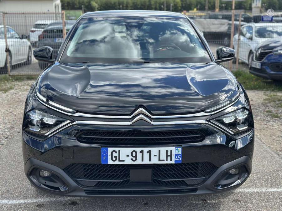 Black Citroen C4 2022 in Vilnius, with an engine capacity of 1.20 L and mileage of 176 thousand km for 10768 €, photo 3 on AUTOMOTO.COM.LV