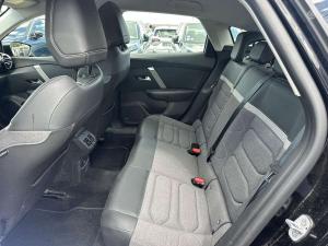 Black Citroen C4 2022 in Vilnius, with an engine capacity of 1.20 L and mileage of 176 thousand km for 10768 €, photo 12 on AUTOMOTO.COM.LV