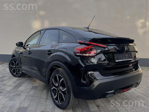 Black Citroen C4 2022 in Riga, with an engine capacity of 1.60 L and mileage of 72 thousand km for 19900 €, photo 6 on AUTOMOTO.COM.LV