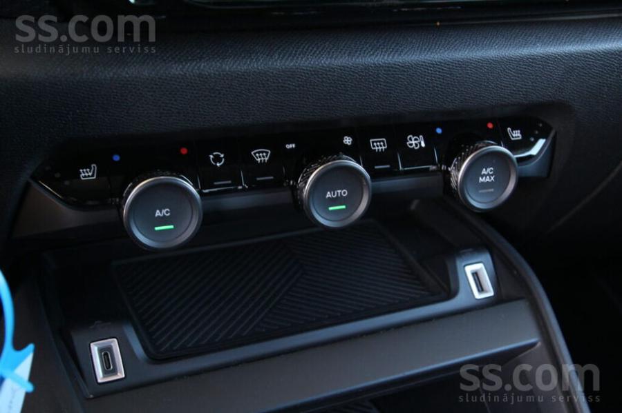 Black Citroen C4 2022 in Riga, with an engine capacity of 1.50 L and mileage of 78 thousand km for 14490 €, photo 19 on AUTOMOTO.COM.LV