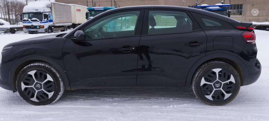 Black Citroen C4 2023 in Kaunas, with an engine capacity of 1.20 L and mileage of 128 thousand km for 12766 €, photo 4 on AUTOMOTO.COM.LV