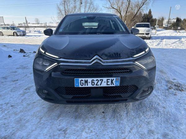Melns Citroen C4 2023 Tauragė, ar dzinēja tilpumu 1.20 L un nobraukumu 150 tūkst. km par 9300 €, foto 2 vietnē AUTOMOTO.COM.LV