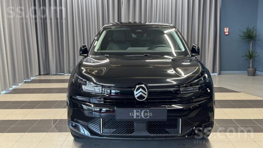 Black Citroen C4 2025 in Riga, with an engine capacity of 1.60 L and mileage of 4 thousand km for 28990 €, photo 3 on AUTOMOTO.COM.LV