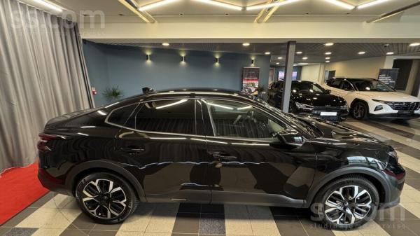 Black Citroen C4 2025 in Riga, with an engine capacity of 1.60 L and mileage of 4 thousand km for 28990 €, photo 4 on AUTOMOTO.COM.LV