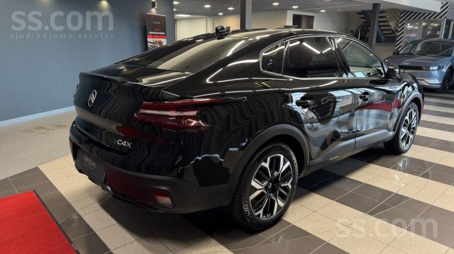 Black Citroen C4 2025 in Riga, with an engine capacity of 1.60 L and mileage of 4 thousand km for 28990 €, photo 6 on AUTOMOTO.COM.LV