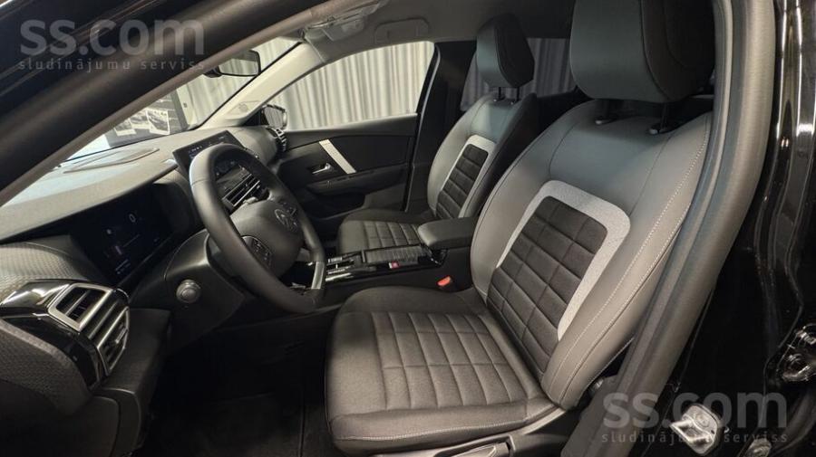 Black Citroen C4 2025 in Riga, with an engine capacity of 1.60 L and mileage of 4 thousand km for 28990 €, photo 16 on AUTOMOTO.COM.LV