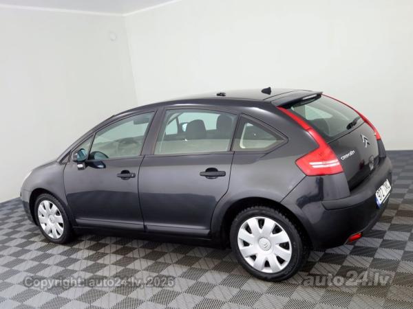 Melns Citroen C4 2005 Tallina, ar dzinēja tilpumu 1.60 L un nobraukumu 224 tūkst. km par 1199 €, foto 4 vietnē AUTOMOTO.COM.LV