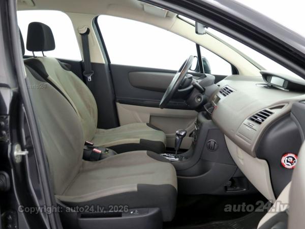 Melns Citroen C4 2005 Tallina, ar dzinēja tilpumu 1.60 L un nobraukumu 224 tūkst. km par 1199 €, foto 6 vietnē AUTOMOTO.COM.LV