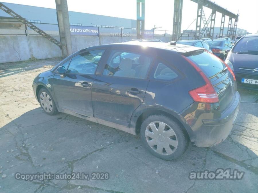 Melns Citroen C4 2005 Tallina, ar dzinēja tilpumu 1.60 L un nobraukumu 342 tūkst. km par 499 €, foto 4 vietnē AUTOMOTO.COM.LV