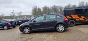 Black Citroen C4 2005 in Valmiera, with an engine capacity of 1.60 L and mileage of 355 thousand km for 1450 €, photo 5 on AUTOMOTO.COM.LV