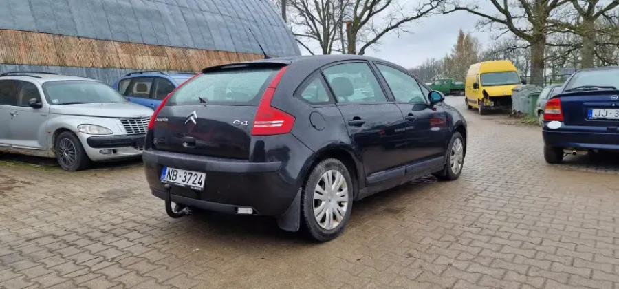 Black Citroen C4 2005 in Valmiera, with an engine capacity of 1.60 L and mileage of 355 thousand km for 1450 €, photo 7 on AUTOMOTO.COM.LV