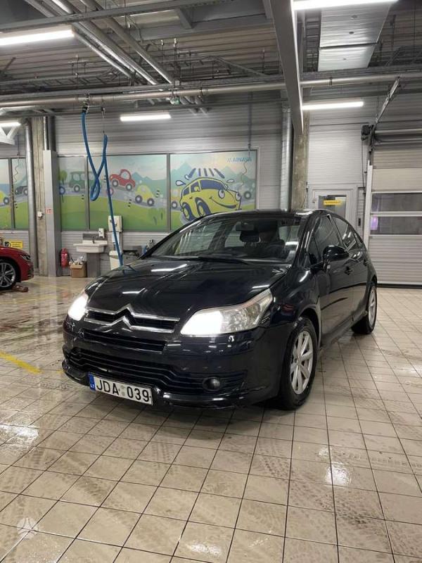 Black Citroen C4 2006 in Vilnius, with an engine capacity of 1.56 L and mileage of 260 thousand km for 999 €, photo 1 on AUTOMOTO.COM.LV