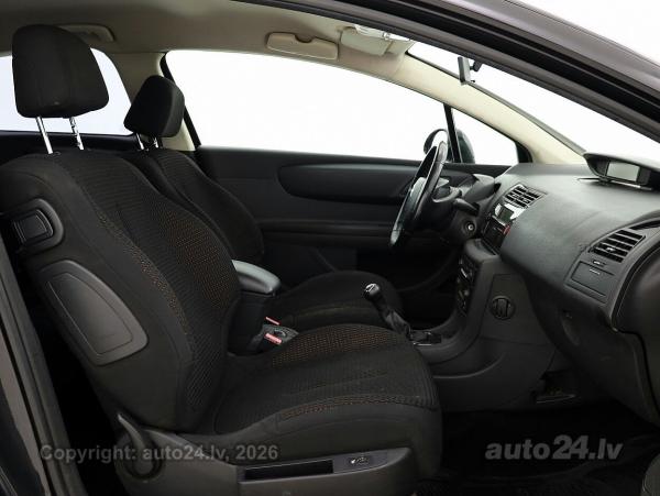 Melns Citroen C4 2006 Tallina, ar dzinēja tilpumu 1.60 L un nobraukumu 157 tūkst. km par 399 €, foto 6 vietnē AUTOMOTO.COM.LV