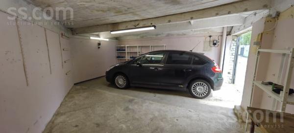Melns Citroen C4 2006 Rīga, ar dzinēja tilpumu 2.00 L un nobraukumu 287 tūkst. km par 1350 €, foto 3 vietnē AUTOMOTO.COM.LV