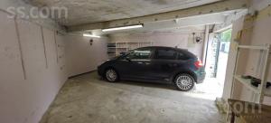Black Citroen C4 2006 in Riga, with an engine capacity of 2.00 L and mileage of 287 thousand km for 1350 €, photo 4 on AUTOMOTO.COM.LV