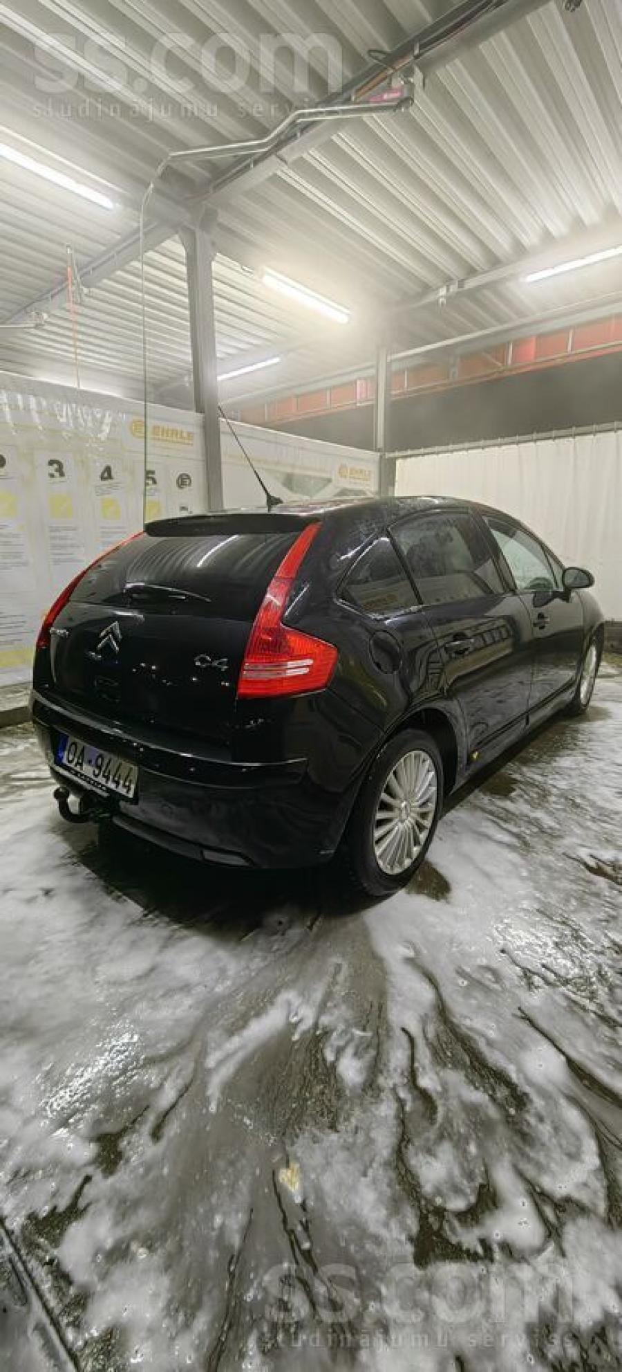 Black Citroen C4 2006 in Riga, with an engine capacity of 2.00 L and mileage of 287 thousand km for 1350 €, photo 5 on AUTOMOTO.COM.LV