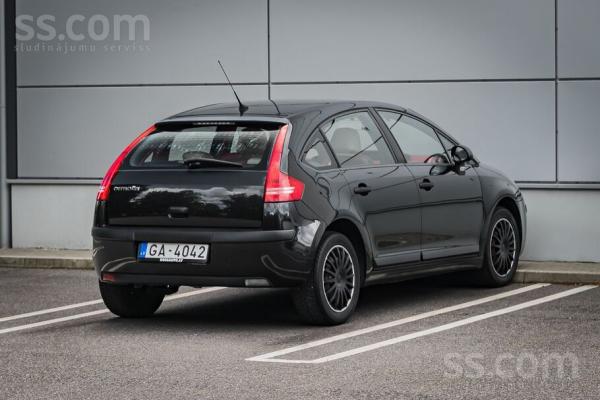 Black Citroen C4 2006 in Riga, with an engine capacity of 1.60 L and mileage of 129 thousand km for 1995 €, photo 4 on AUTOMOTO.COM.LV
