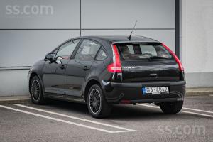 Melns Citroen C4 2006 Rīga, ar dzinēja tilpumu 1.60 L un nobraukumu 129 tūkst. km par 1995 €, foto 7 vietnē AUTOMOTO.COM.LV