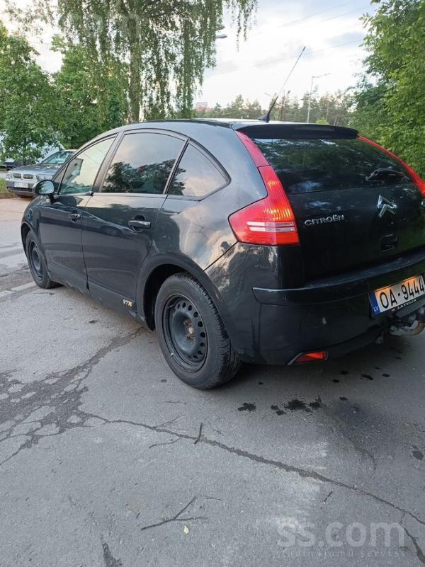 Black Citroen C4 2006 in Riga, with an engine capacity of 2.00 L and mileage of 288 thousand km for 1600 €, photo 5 on AUTOMOTO.COM.LV