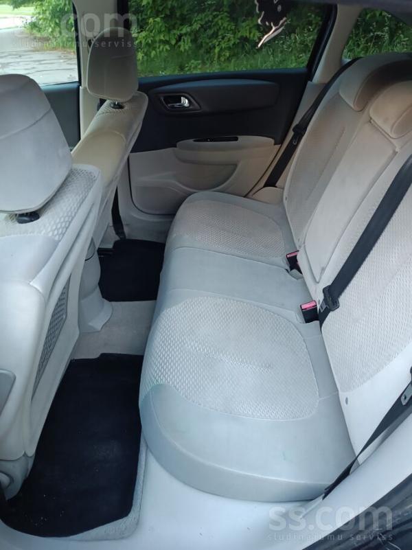 Black Citroen C4 2006 in Riga, with an engine capacity of 2.00 L and mileage of 288 thousand km for 1600 €, photo 6 on AUTOMOTO.COM.LV