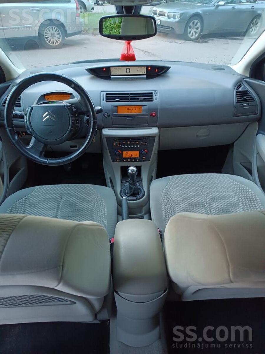 Melns Citroen C4 2006 Rīga, ar dzinēja tilpumu 2.00 L un nobraukumu 288 tūkst. km par 1600 €, foto 10 vietnē AUTOMOTO.COM.LV