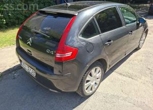 Black Citroen C4 2006 in Riga, with an engine capacity of 2.00 L and mileage of 223 thousand km for 990 €, photo 4 on AUTOMOTO.COM.LV
