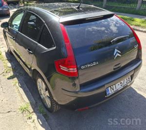 Black Citroen C4 2006 in Riga, with an engine capacity of 2.00 L and mileage of 223 thousand km for 990 €, photo 5 on AUTOMOTO.COM.LV