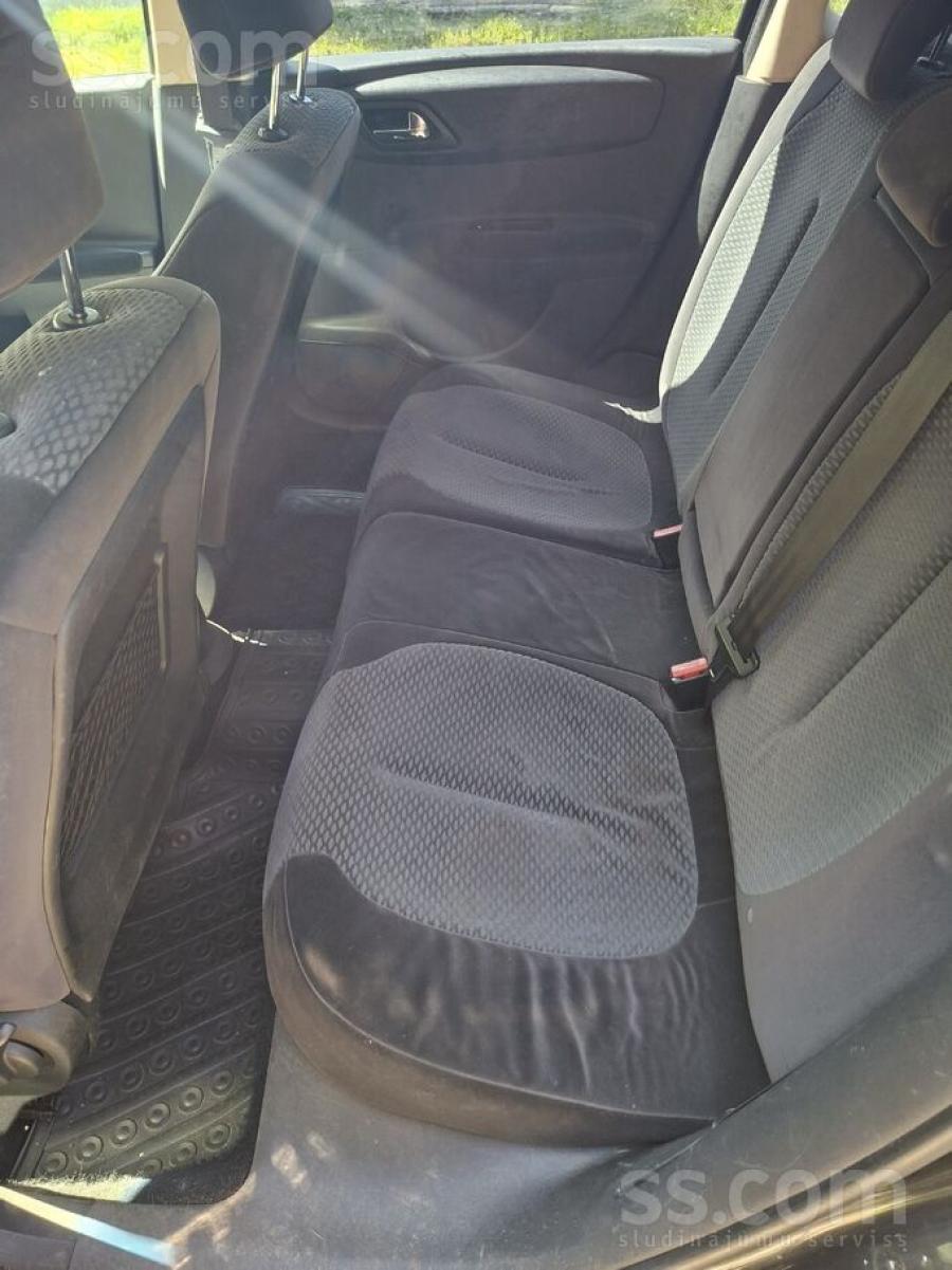 Black Citroen C4 2006 in Riga, with an engine capacity of 2.00 L and mileage of 223 thousand km for 990 €, photo 10 on AUTOMOTO.COM.LV